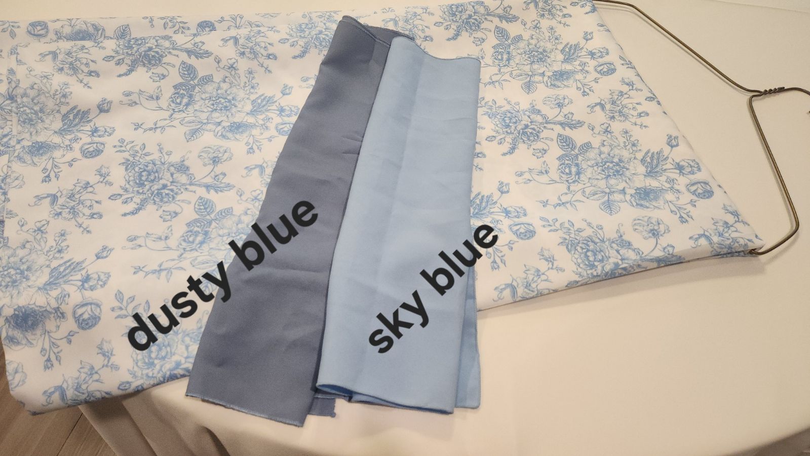 132 - Dusty Blue (French Toile Round) | Linens and Events